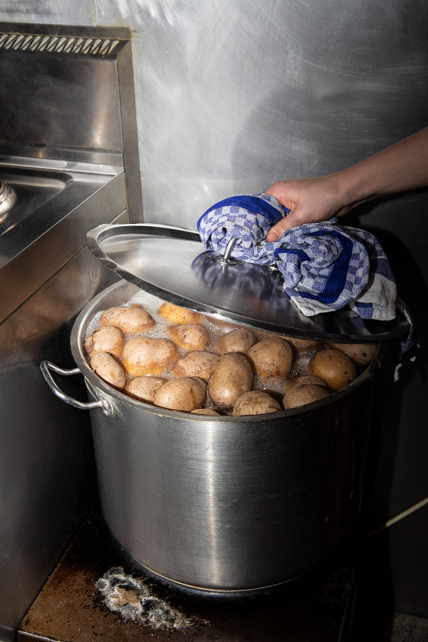 Why it tastes the way it does here - Bratwurstküche Zum gulden ...